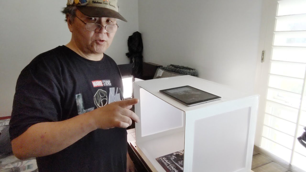 DIY Light Box For Comic Book Collectors - YouTube
