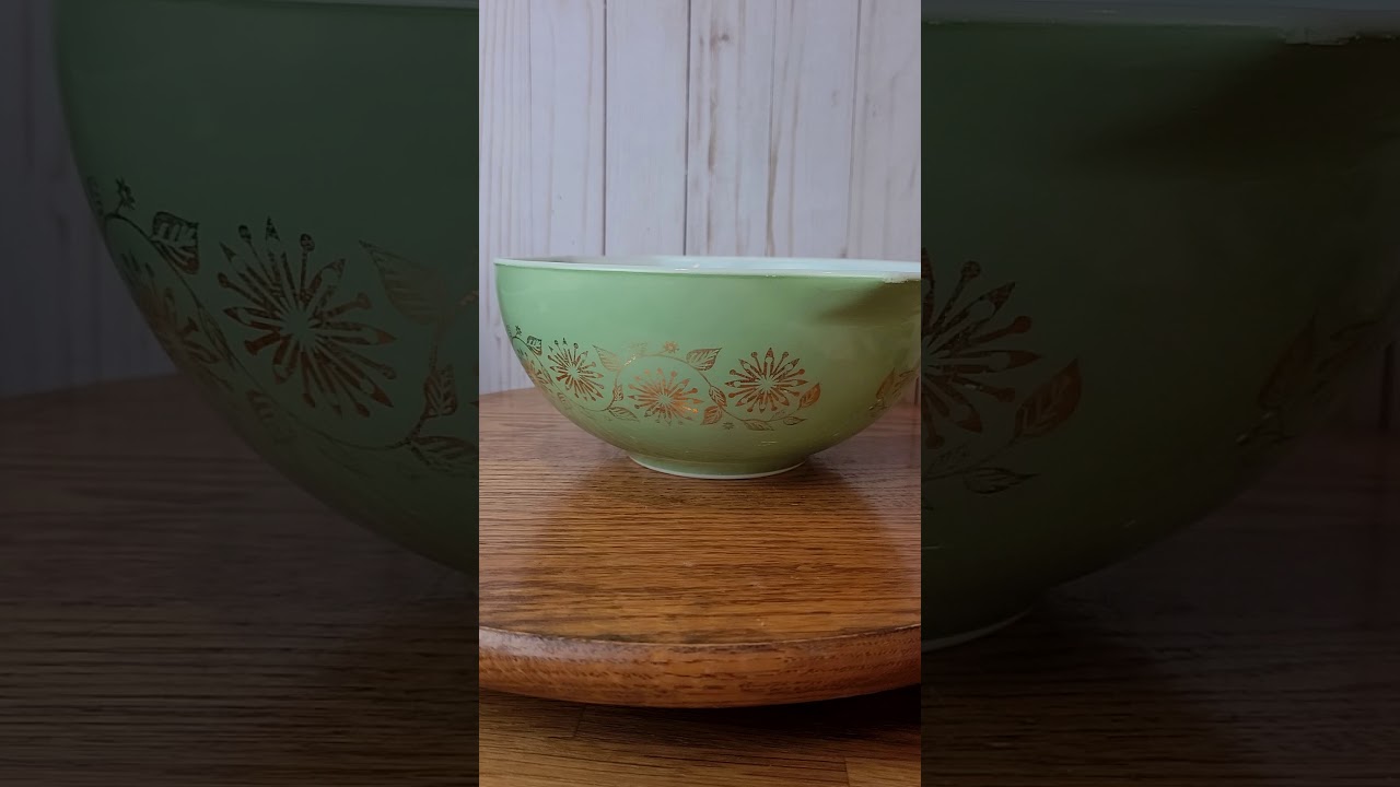 Vintage Pyrex Medallion Green Gold 2.5 Q 443 Glass Cinderella Mixing ...