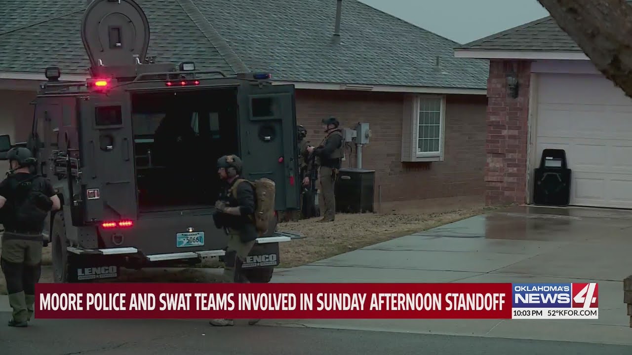 Moore Police and SWAT teams involved in Sunday afternoon standoff - YouTube