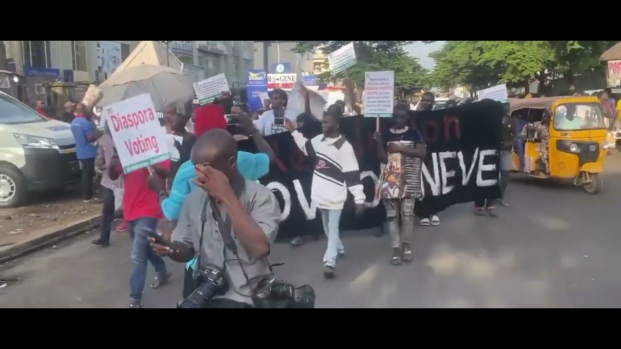 Nigerian Youths Defy Threats, Hold Fearless in October Protest - YouTube