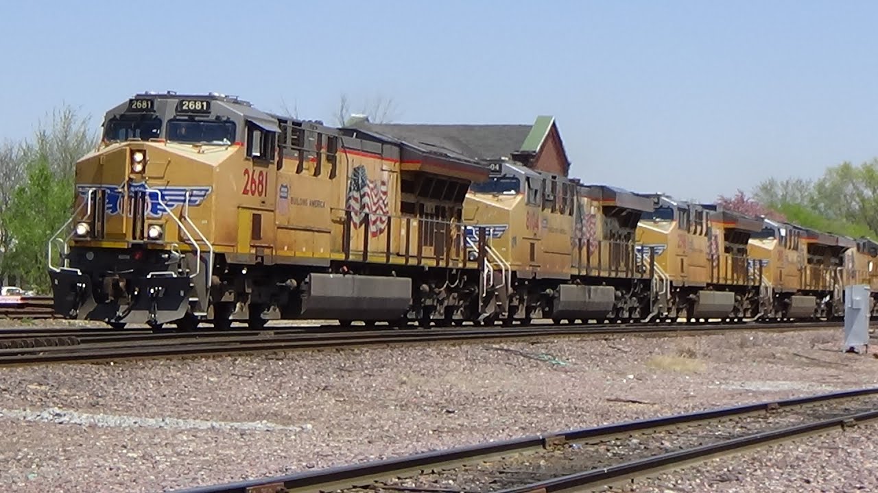 UP Fifth Street six trains May 4, 2023 - YouTube