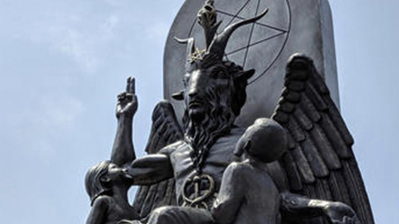 Satanic Statue Appears in Arkansas | America Uncovered - YouTube