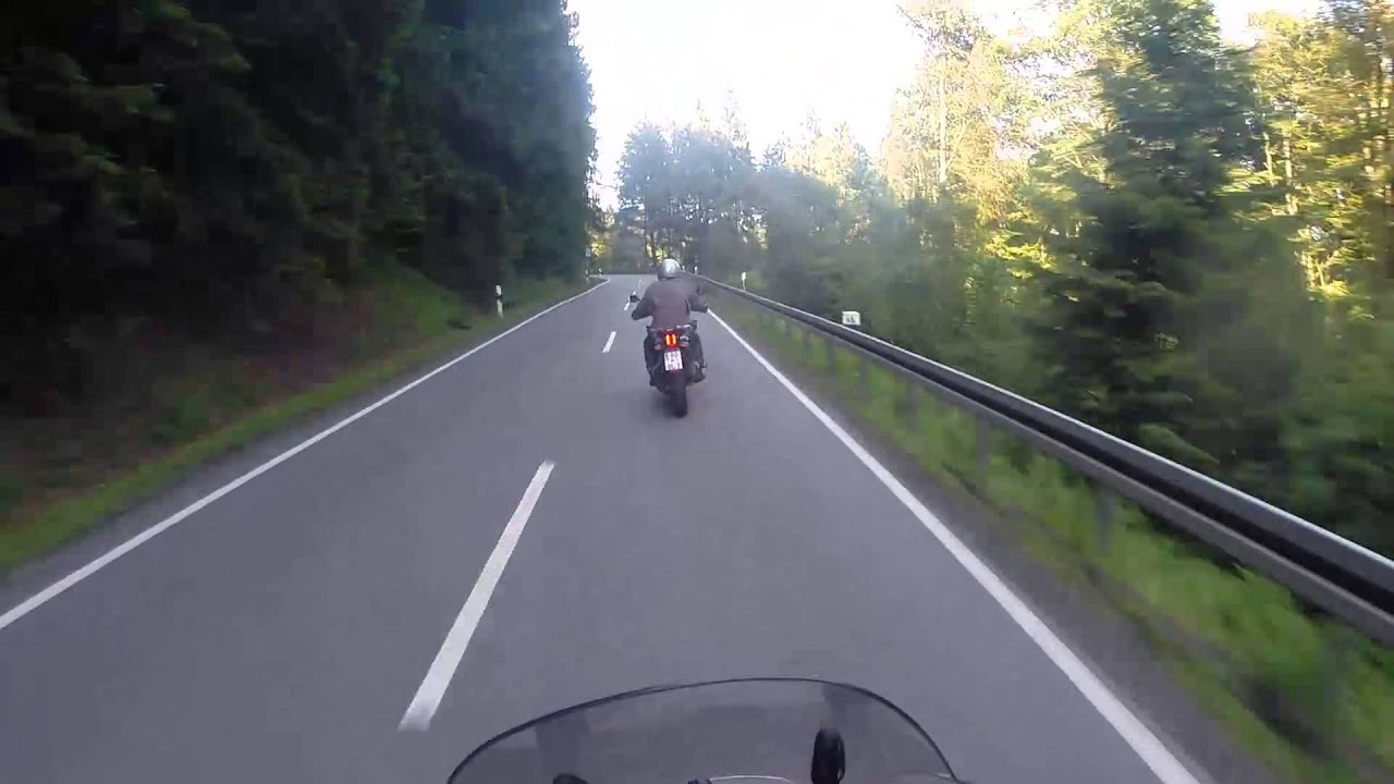 Pan European pushes Triumph 1200 EX - YouTube