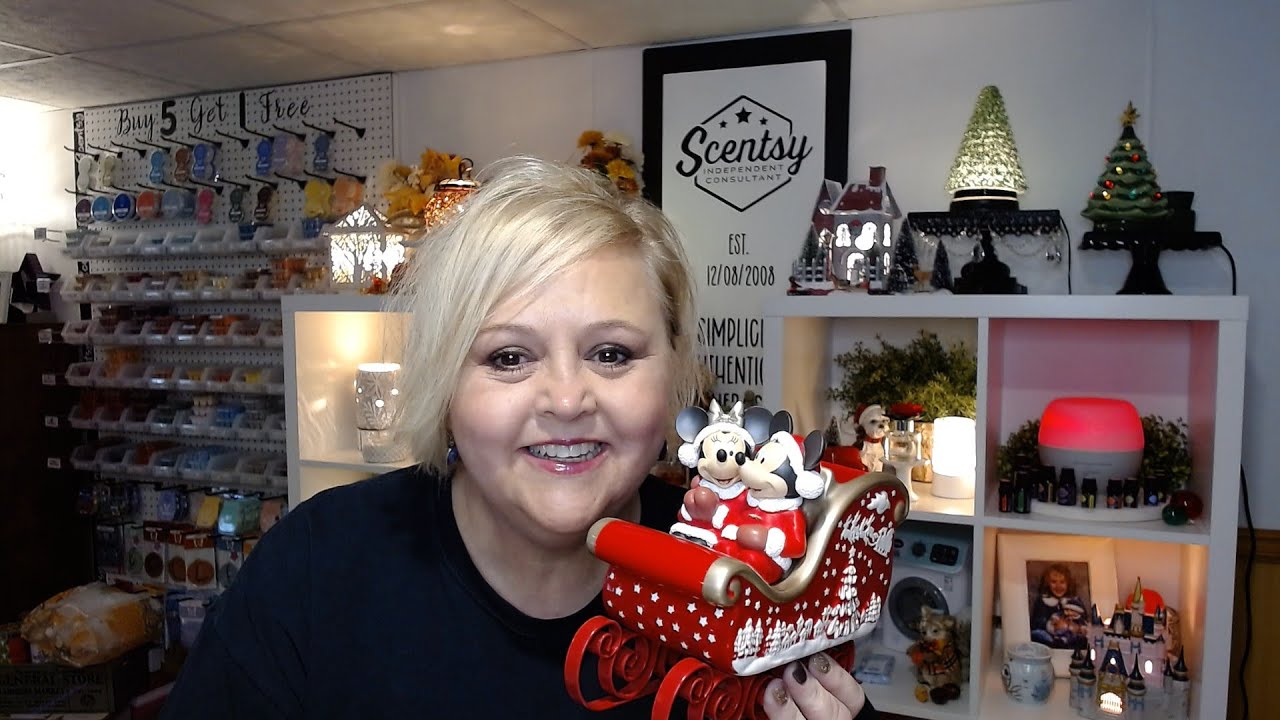 Disney Mickey and Minnie Sleigh - YouTube