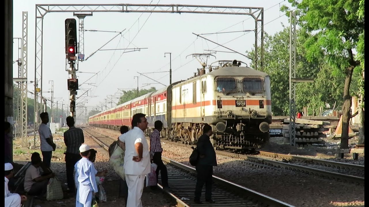 Nostalgic !! ICF New Delhi Bilaspur Rajdhani Express with AJNI WAP7 ...