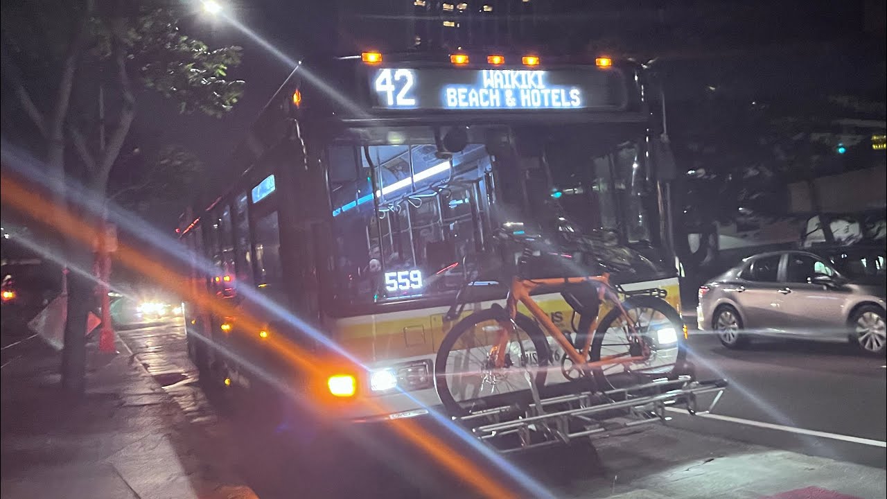 [Oahu] Honolulu Bus #646 Route 42 - YouTube
