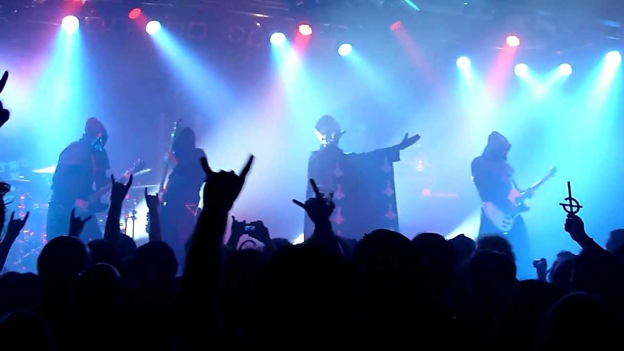 2013-11-23 GHOST @ Backstage, München - YouTube