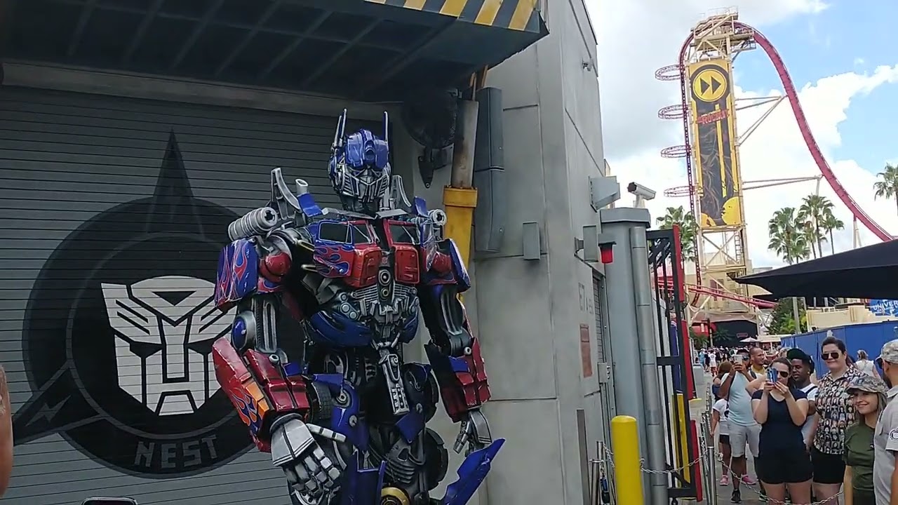 Optimus Prime - Universal Studios Orlando - YouTube