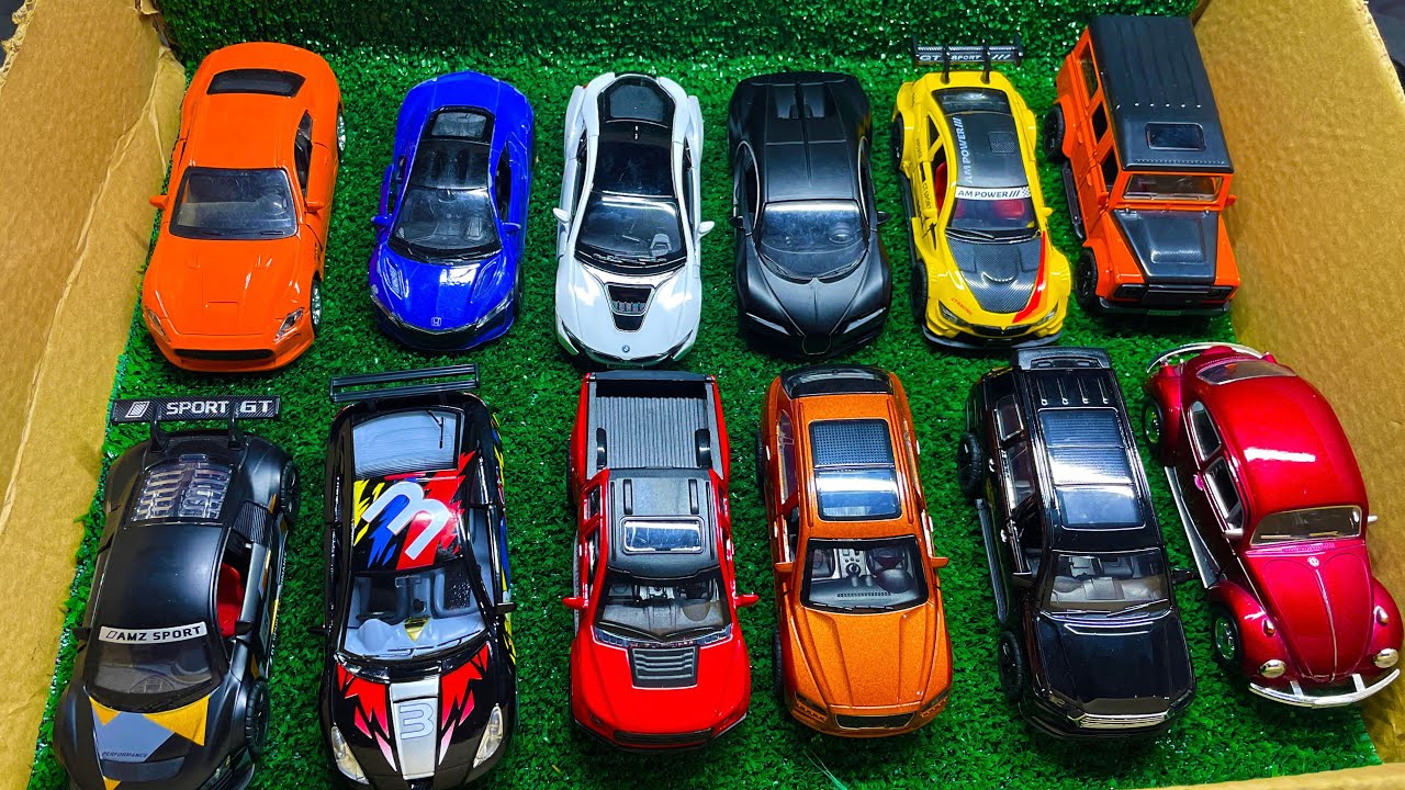 Box Full of Model Cars /Hyundai, Bmw i8, Bugatti Veyron, Volkswagen ...