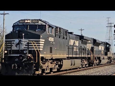 NS light power move from Portlock yard to Lamberts point - YouTube