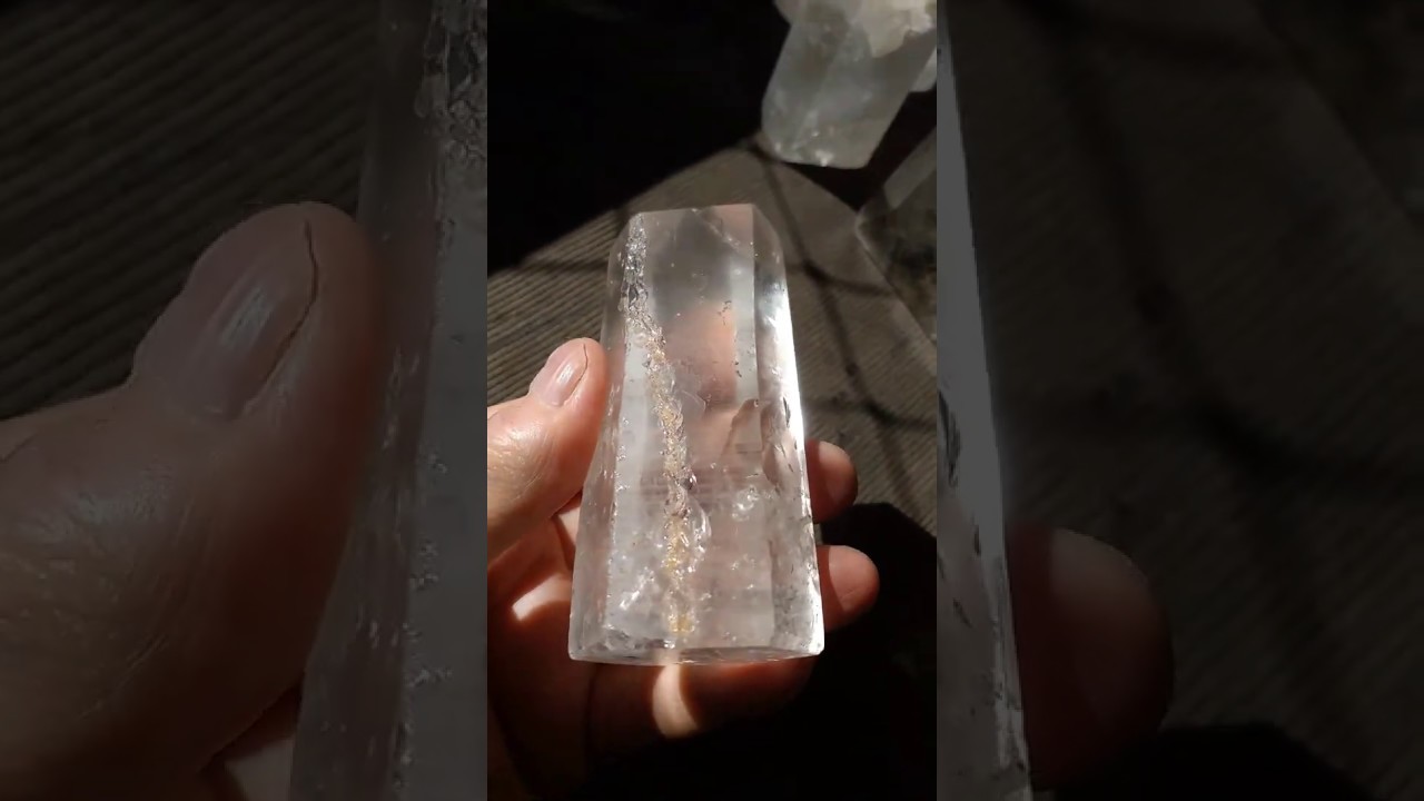 Lightning struck over a 1/2 pound crystal - YouTube