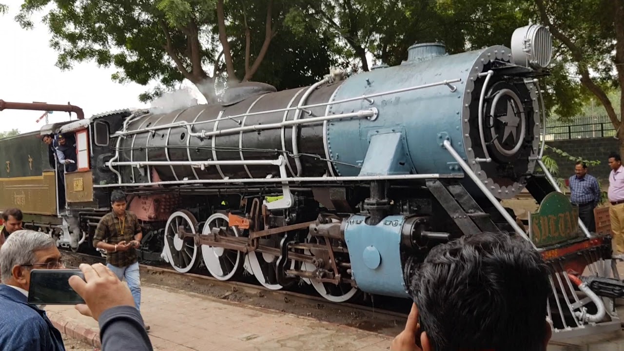 Steam engine rewari (sultan engine) - YouTube