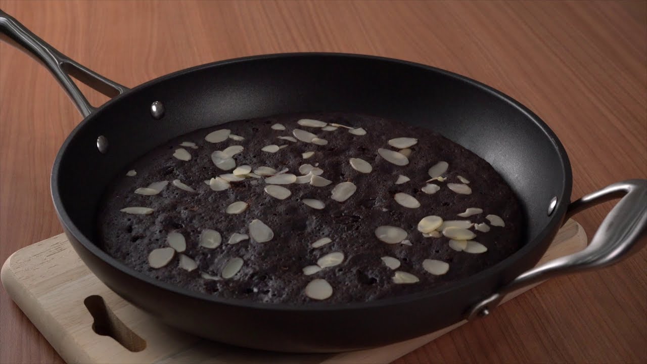 Baking Chocolate Brownies with Tupperware Black Series 28cm Fry Pan ...