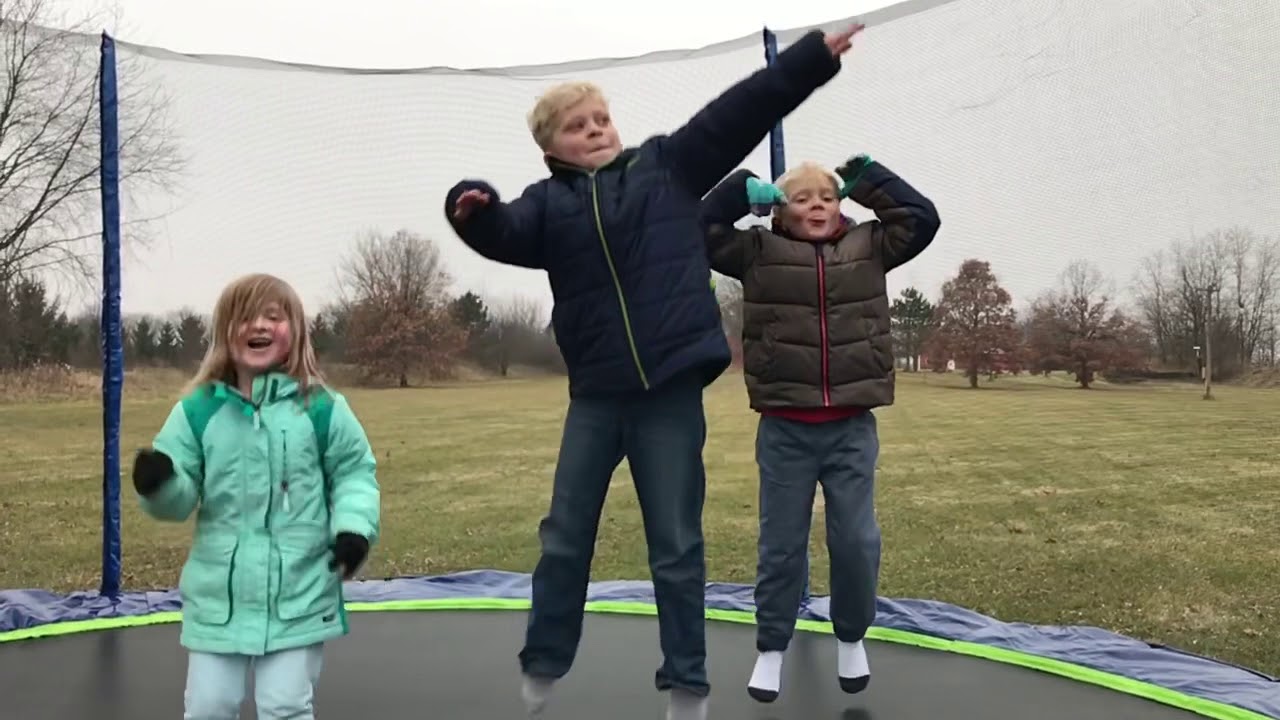 Slow motion trampoline jumping - YouTube
