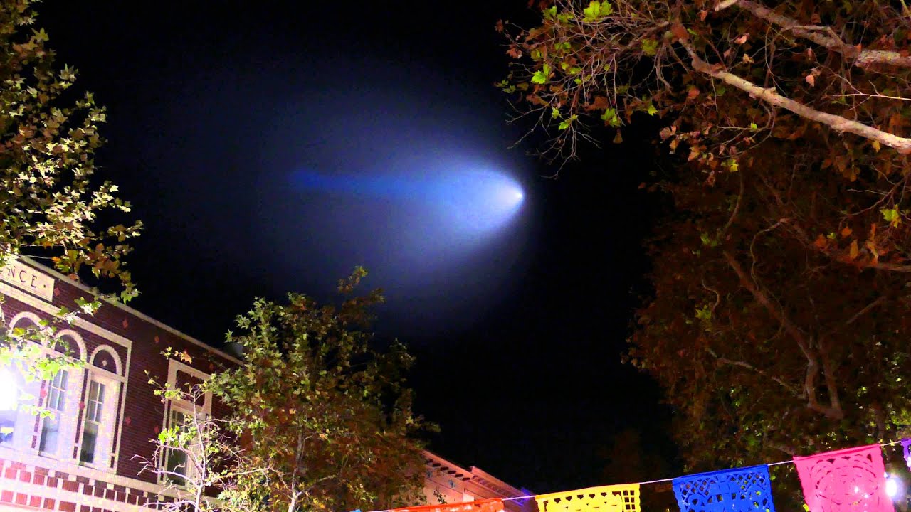 Trident Missile launch over Southern California - YouTube