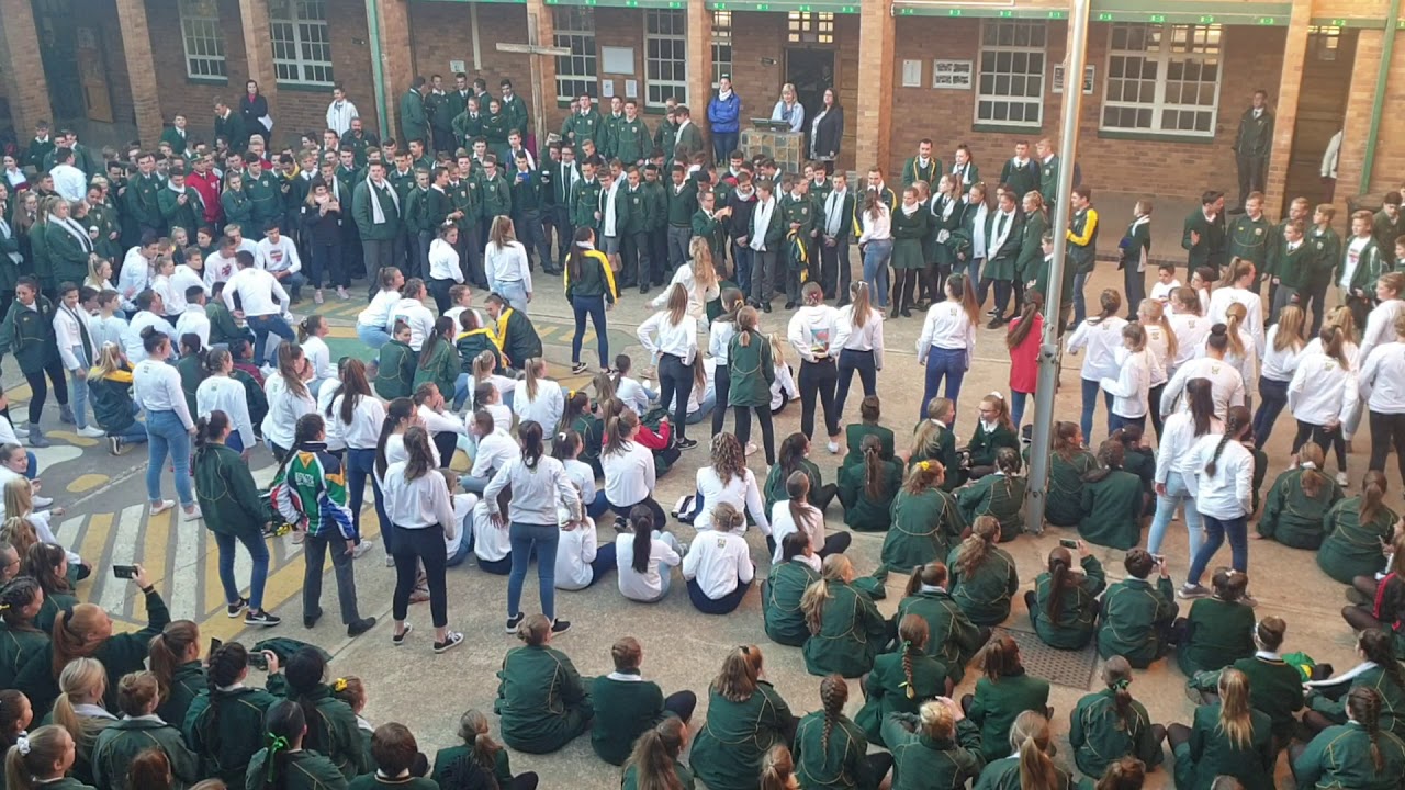 Hoërskool Brandwag Bietjie Revue geesvang! Maandag begin ons vertonings ...