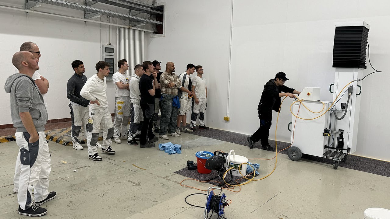 NOVA-S showcase at the Münchner Farbe Schulen - YouTube