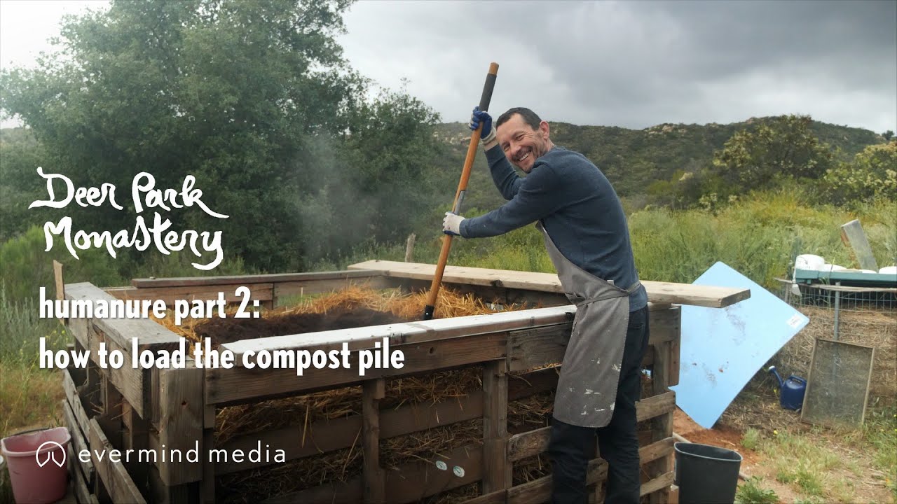 Humanure Part 2: How to load the Compost Pile - YouTube