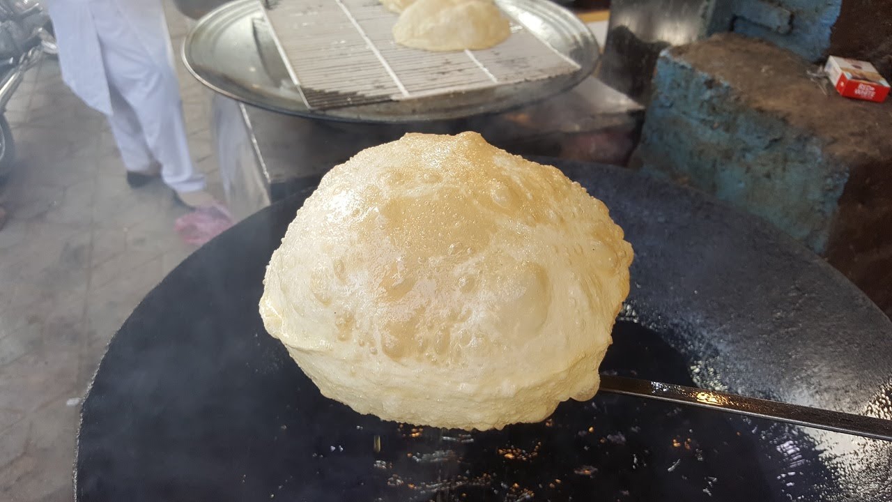 Peshawari Halwa Puri for Breakfast | Tasty Puri in Pakistan - YouTube