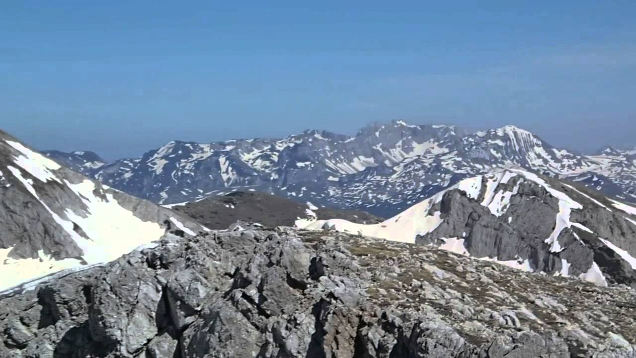 Pogled sa vrha V.Vlasulja 2336 mnv, planina Volujak, 18.05.13. - YouTube