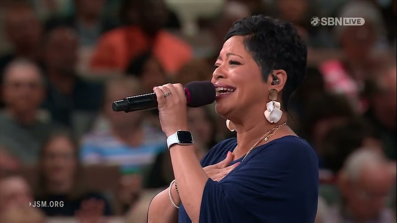 Praise His Name (LIVE) - FWC Singer BJ Pons - YouTube
