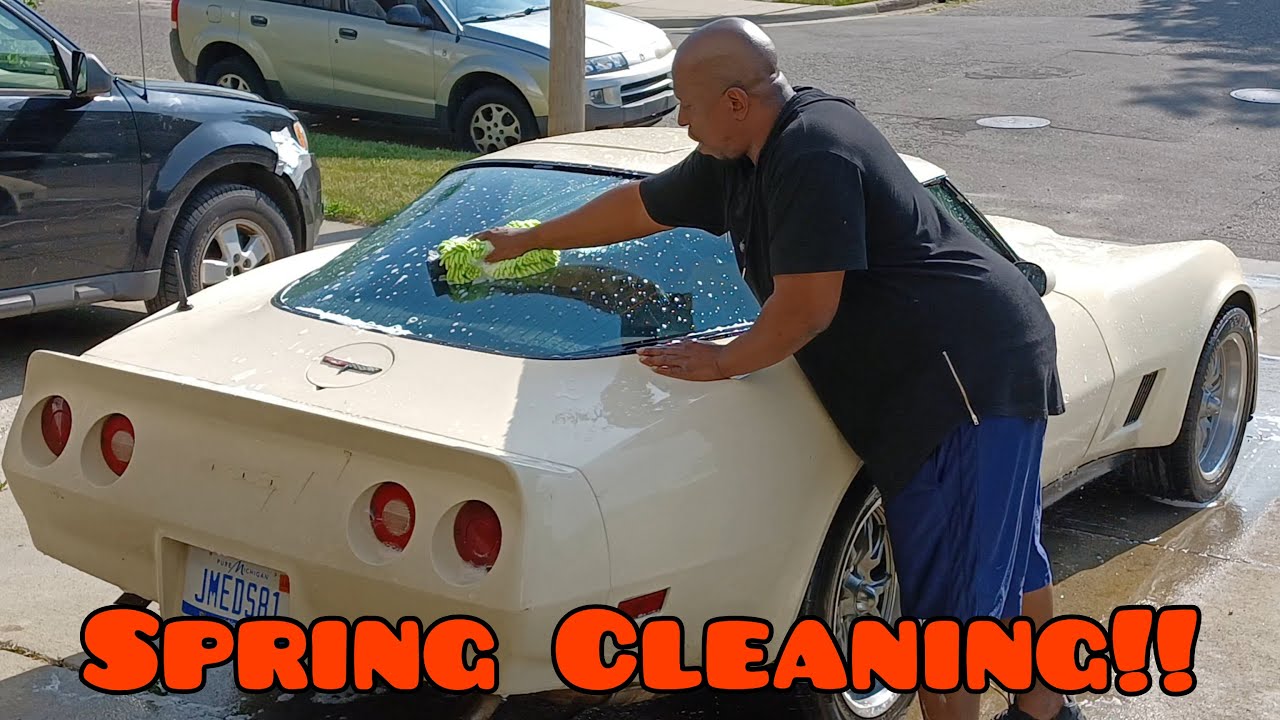 81 Corvette Spring Cleaning. - YouTube