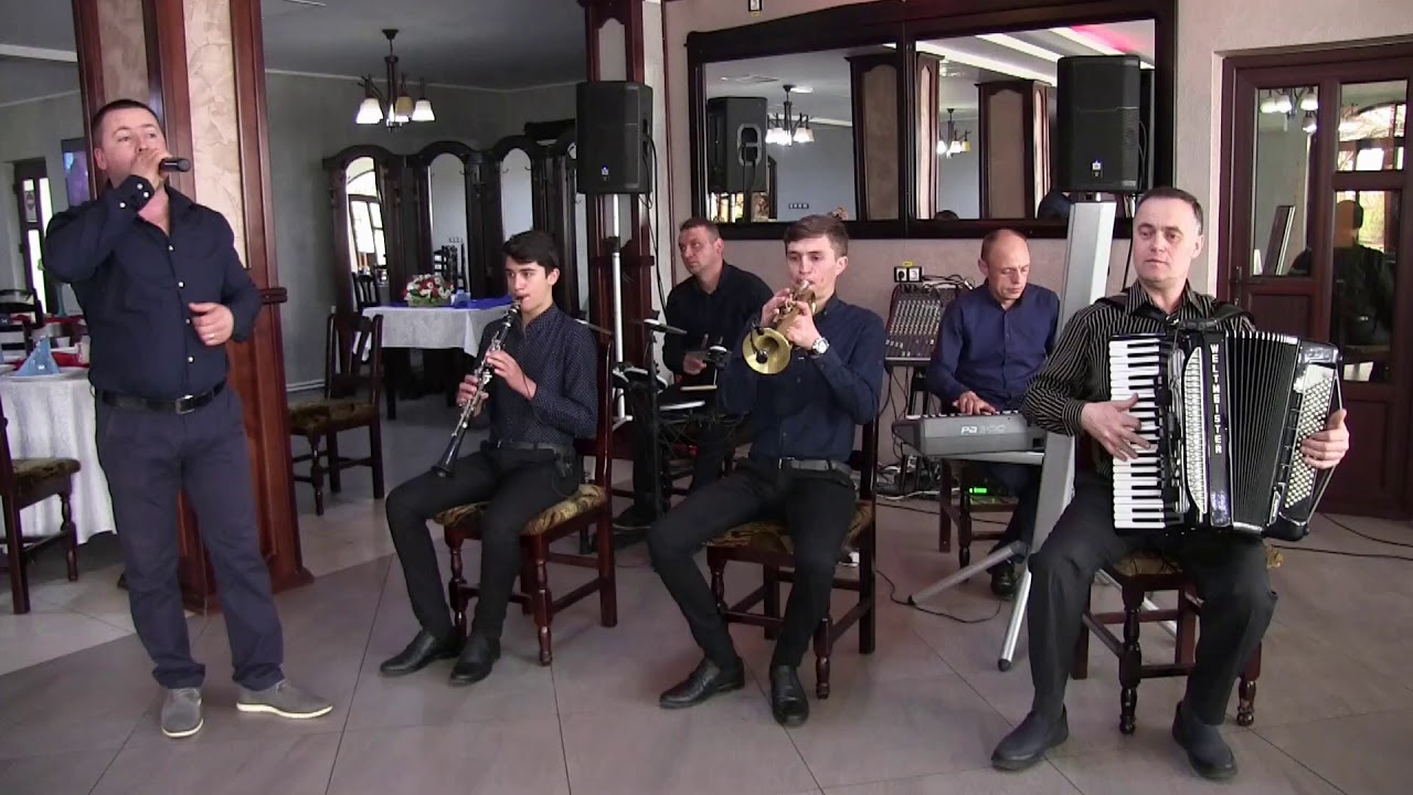 Formația CLASS Botoșani - HAI ROMÂNI CU TOȚI LA JOC - YouTube