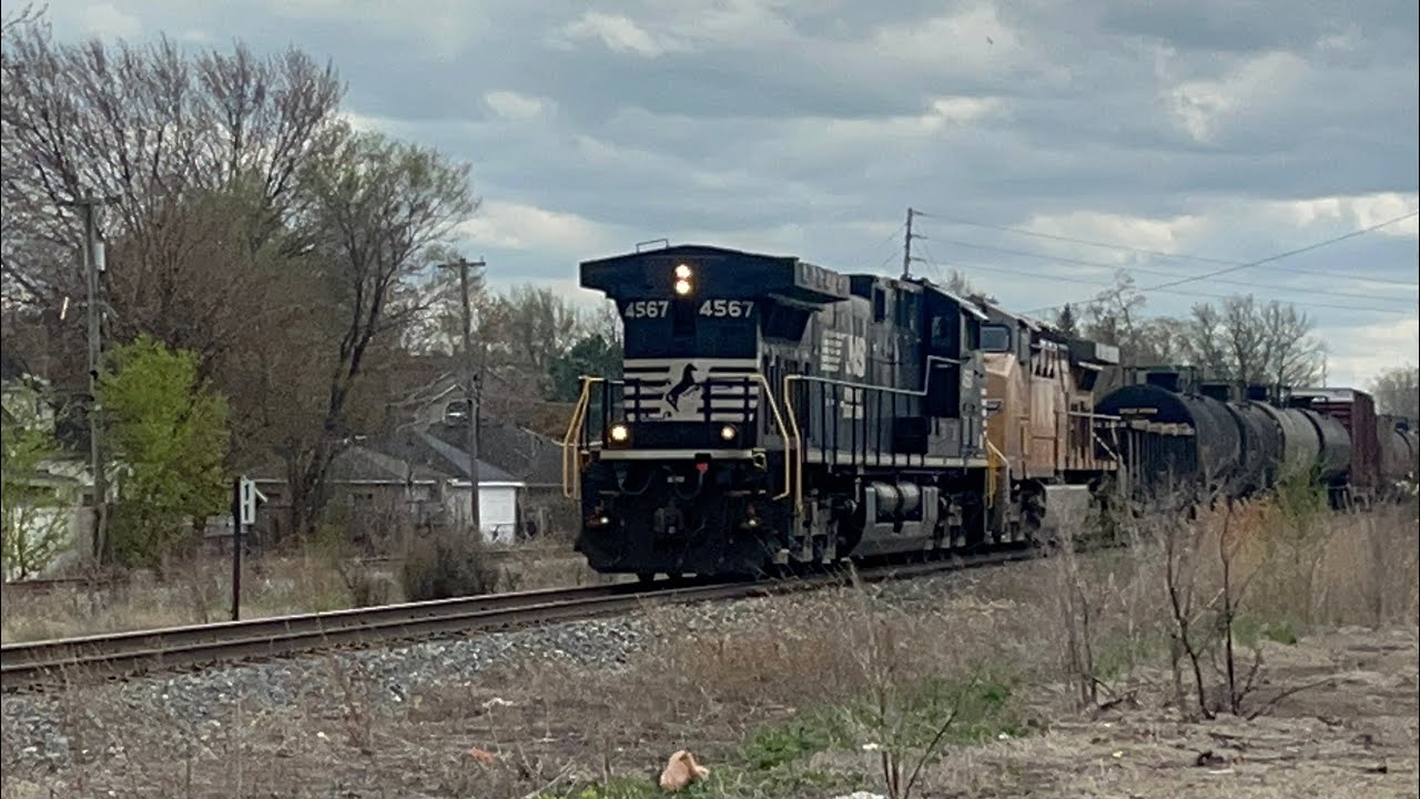 NS 4567 Leads NS 334 (or could be 332)Long Hood Forward Past Ford Ave ...