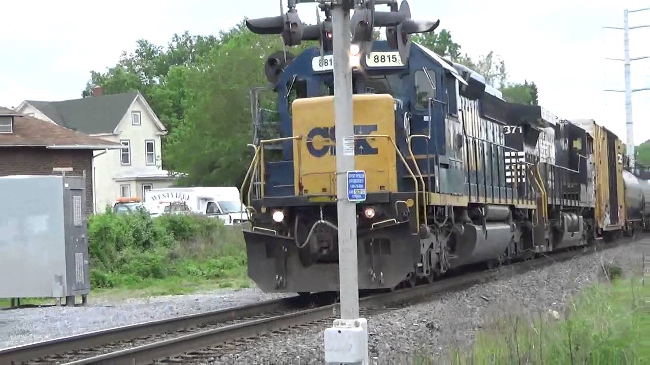 Brief View of CSX GP-39 #4294 Yard Switching, Then WPCA-11 in Thorofare and Westvile NJ - YouTube