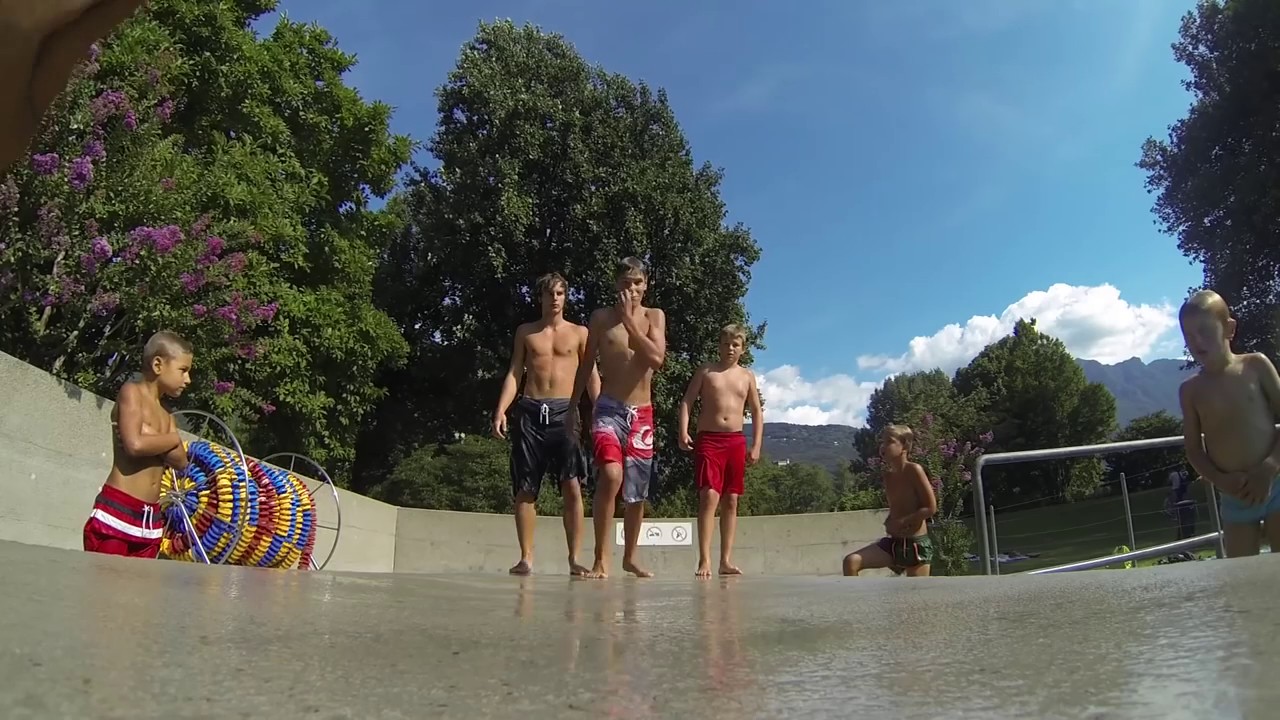 TUFFI ACROBATICI IN PISCINA GOPRO - YouTube