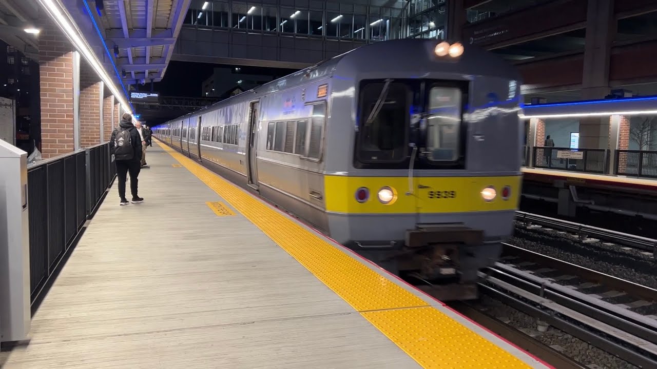 LIRR diesel, M3, and NYAR RS51 and RS80 at Mineola - YouTube