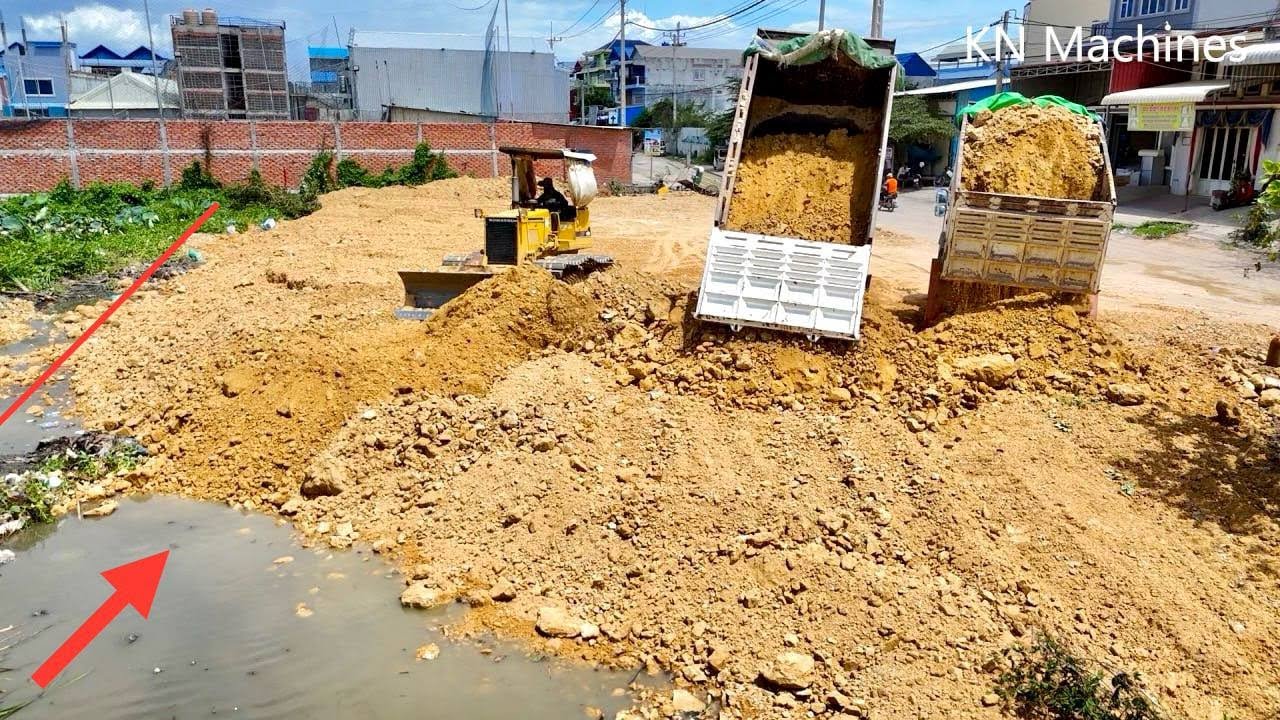 Project Complete 80% For Filling Land Up Into The Water By Bulldozer ...