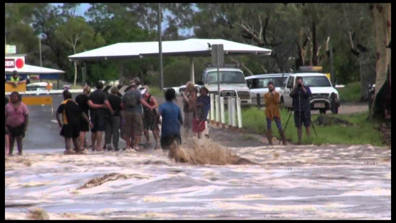 Todd River flood Jan, 2015.Northern Territory. Awesome stuff. - YouTube