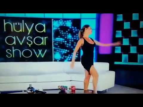 Reyting Uğruna Hülya Avşardan Frikik  D