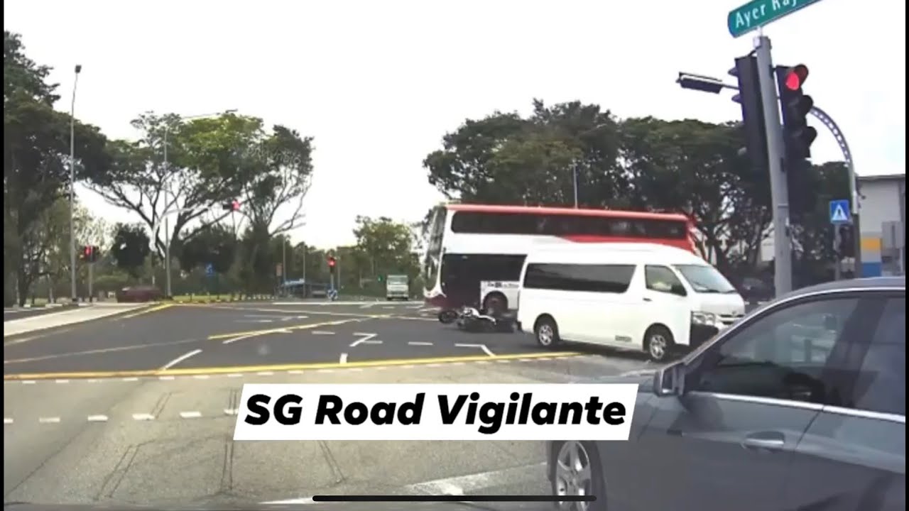 20nov2021 toyota hiace at the discretionary right turn junction fail to ...