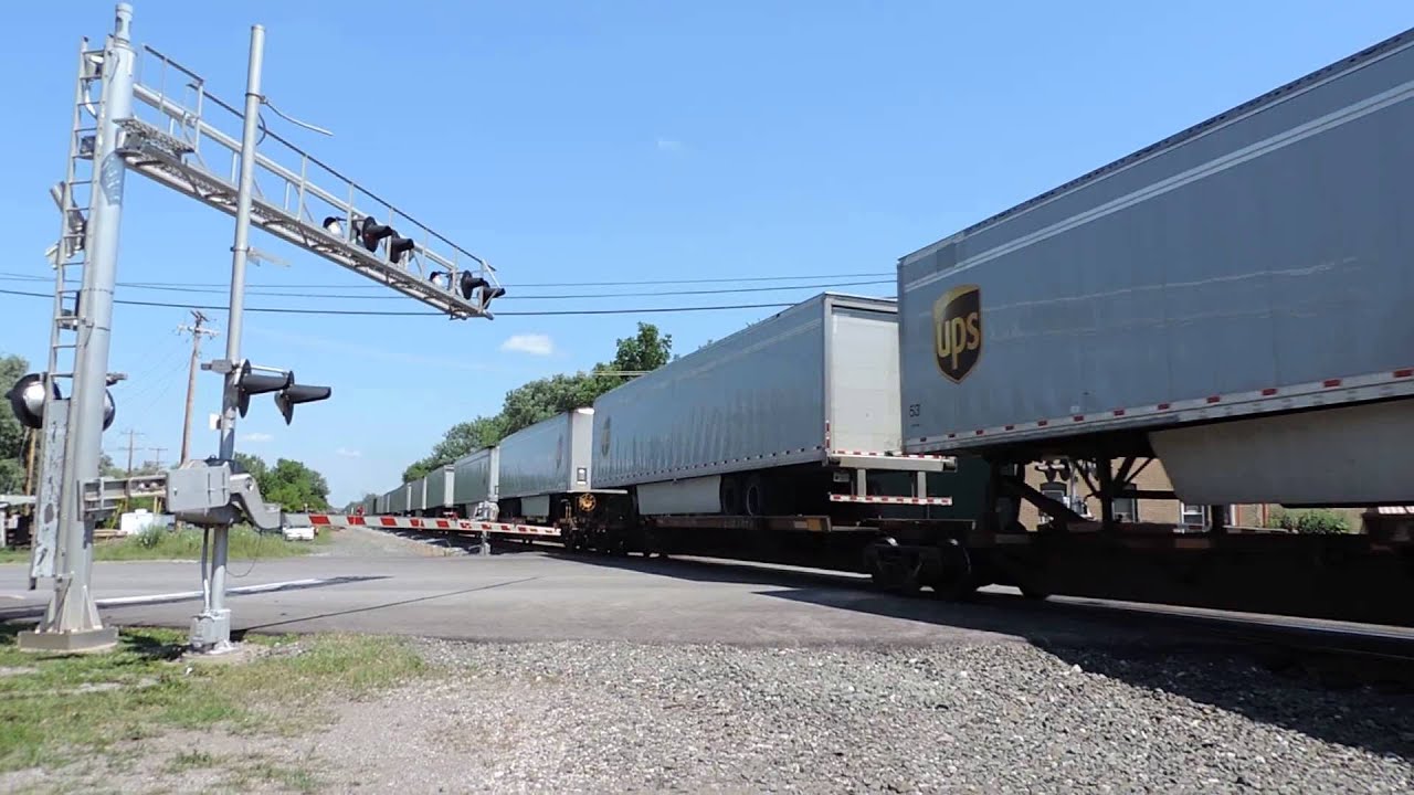 CSX "Getcha Fired Train" Q001 UPS Hotshot Through Bergen NY 7-28-15 ...