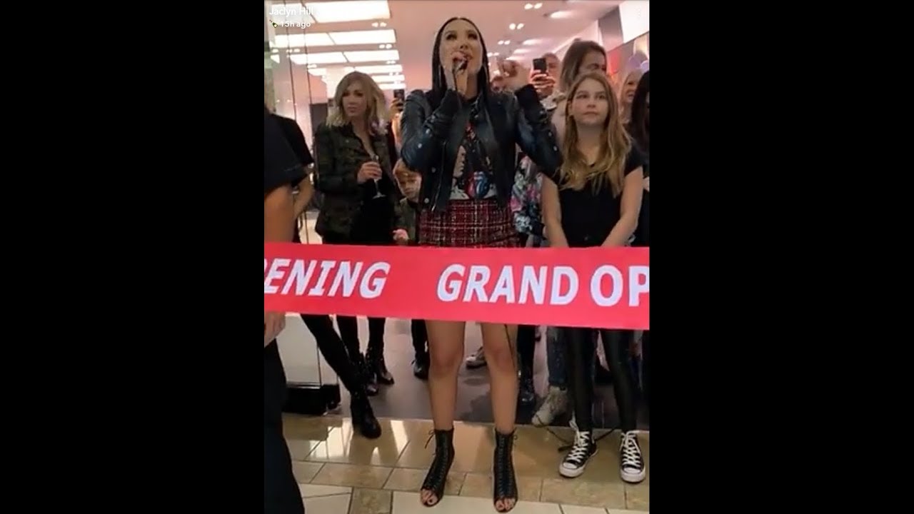 Jacklyn Hill Goes To Morphe Store Launch| SnapChat Story - YouTube