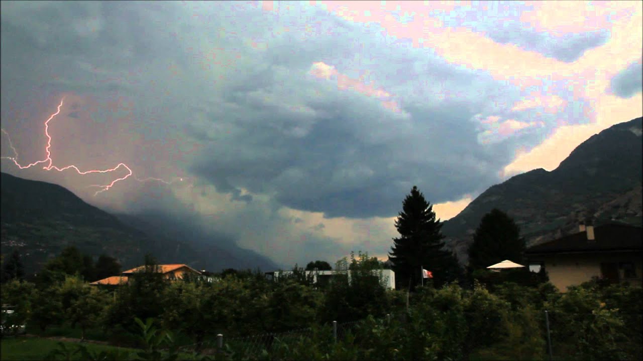 lightning frame-by-frame - YouTube