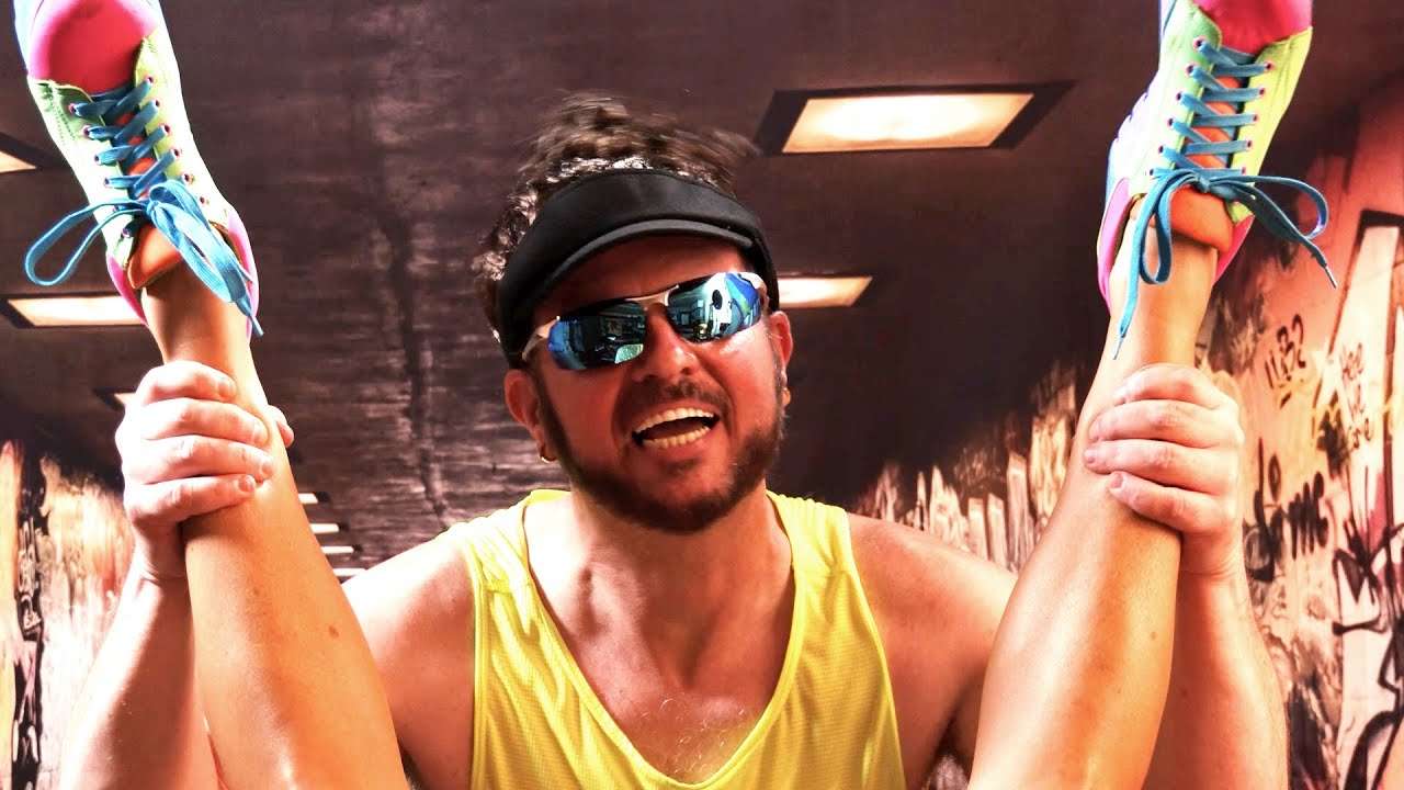 Scuzz Twittly - Rockin' That Man Bun, Baby - YouTube