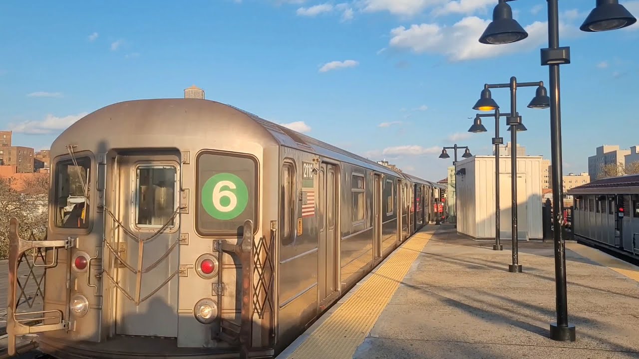 New York City Subway: R62A 6 trains at Parkchester–East 177th Street ...