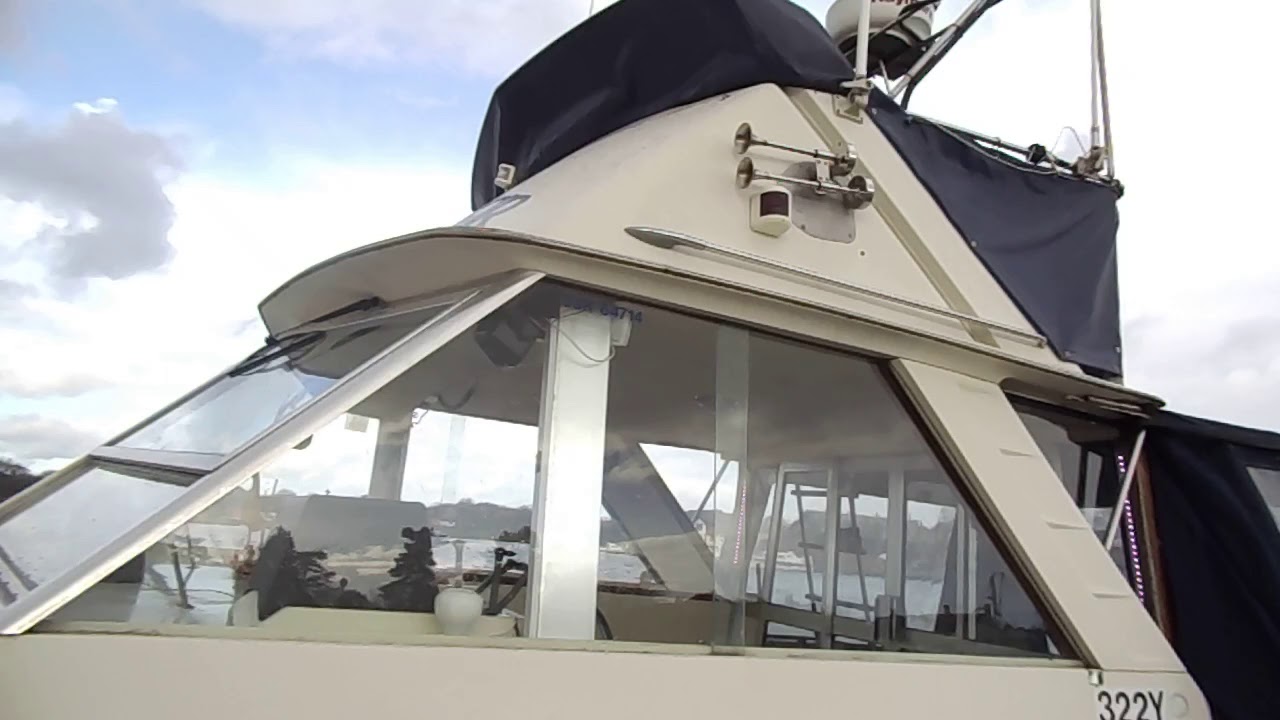 Chris-Craft Commander 38 Flybridge. Potential Live-aboard. - Boatshed ...