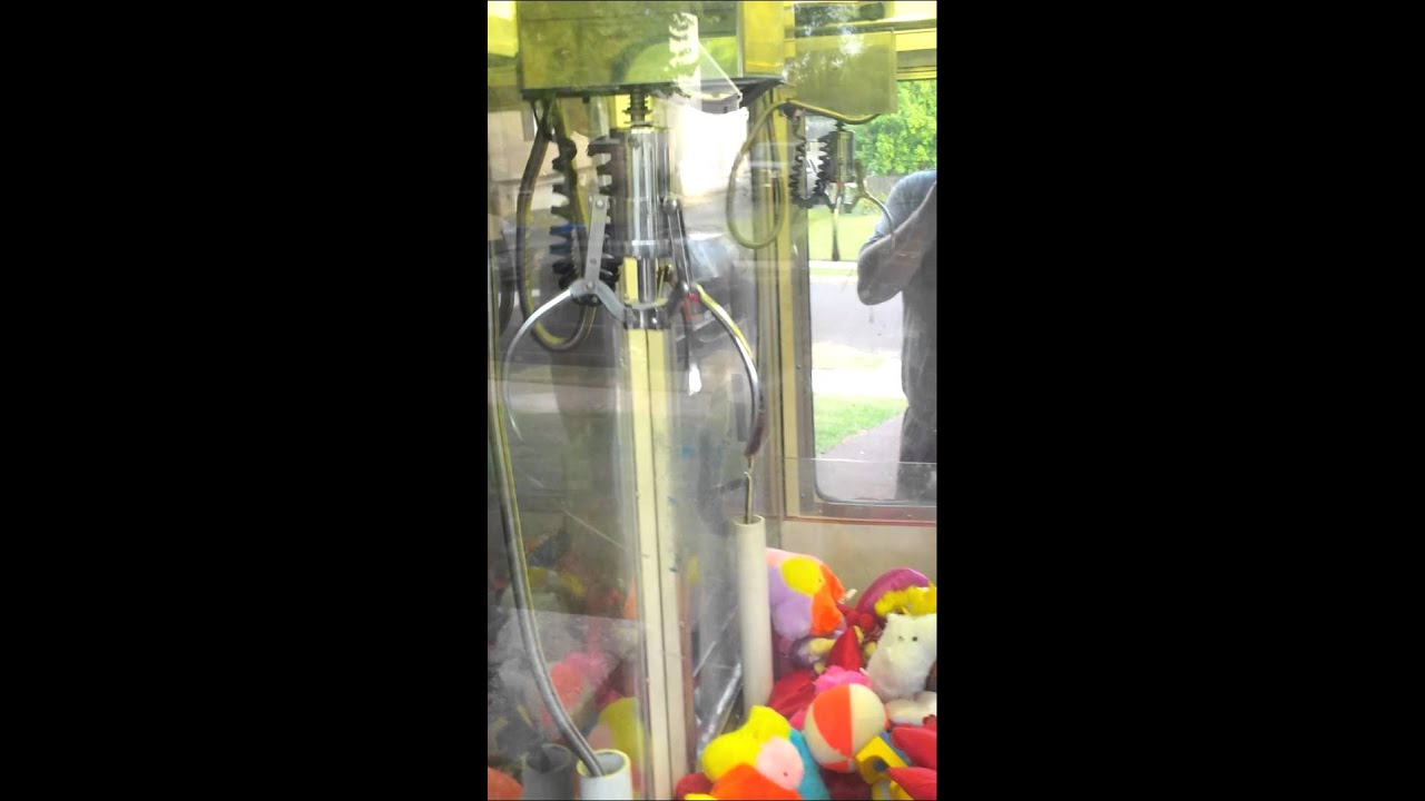 Claw Machine Demo - YouTube