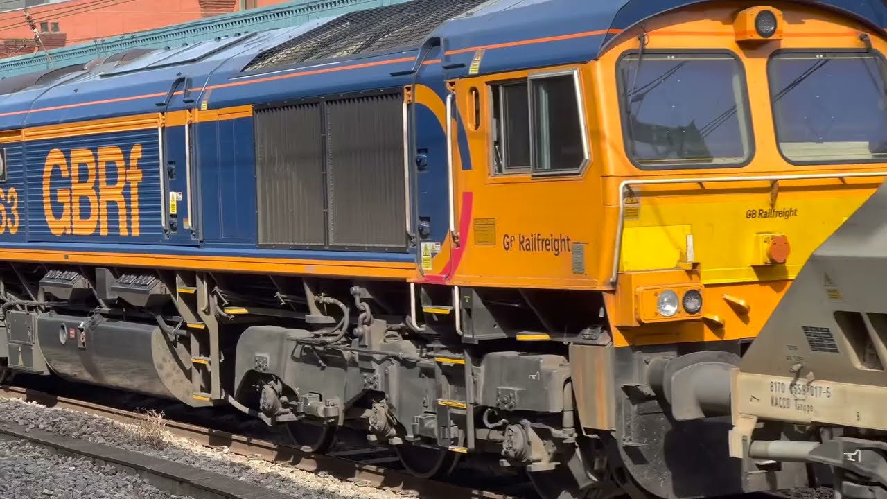 Trains at Doncaster Train Station - YouTube