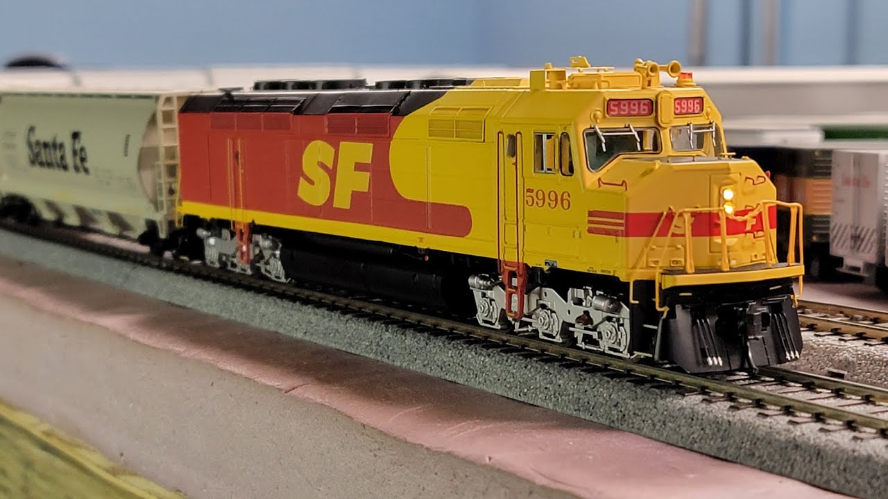 ATSF SDP40F Transporting Grain To The Mill. #train #railway #railroad ...