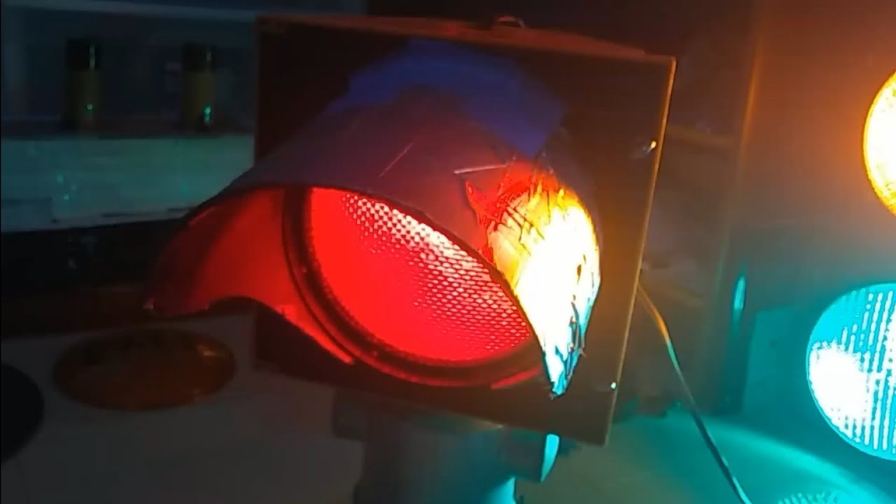 8" Eagle Durasig Traffic Beacon - YouTube