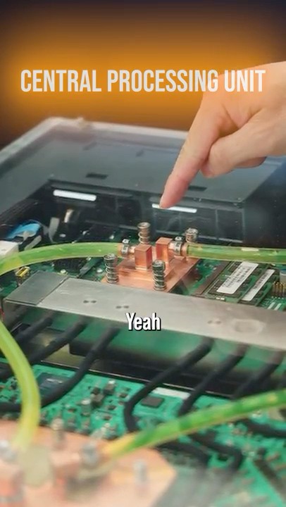 Cisco’s INSANE Liquid-Cooled Switch - YouTube