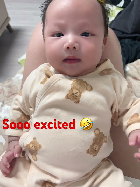 Dance She Gets Very Excited Every Time She Sits On Her Mothers Lap 馃 Youtube