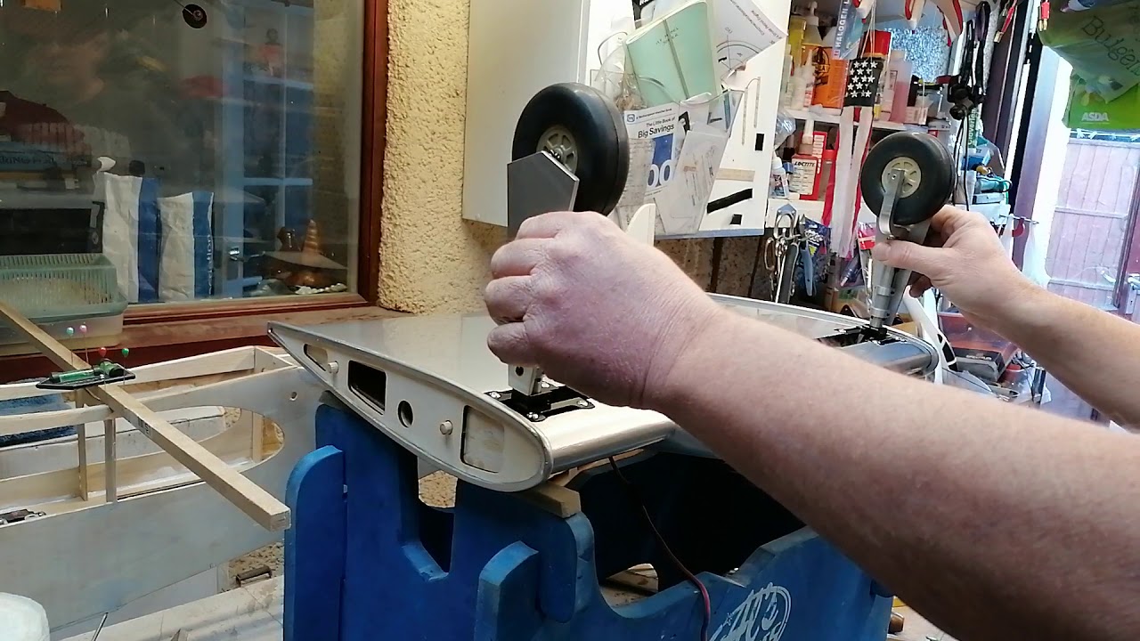 Seagull Models AT-6 Texan Retracts - YouTube