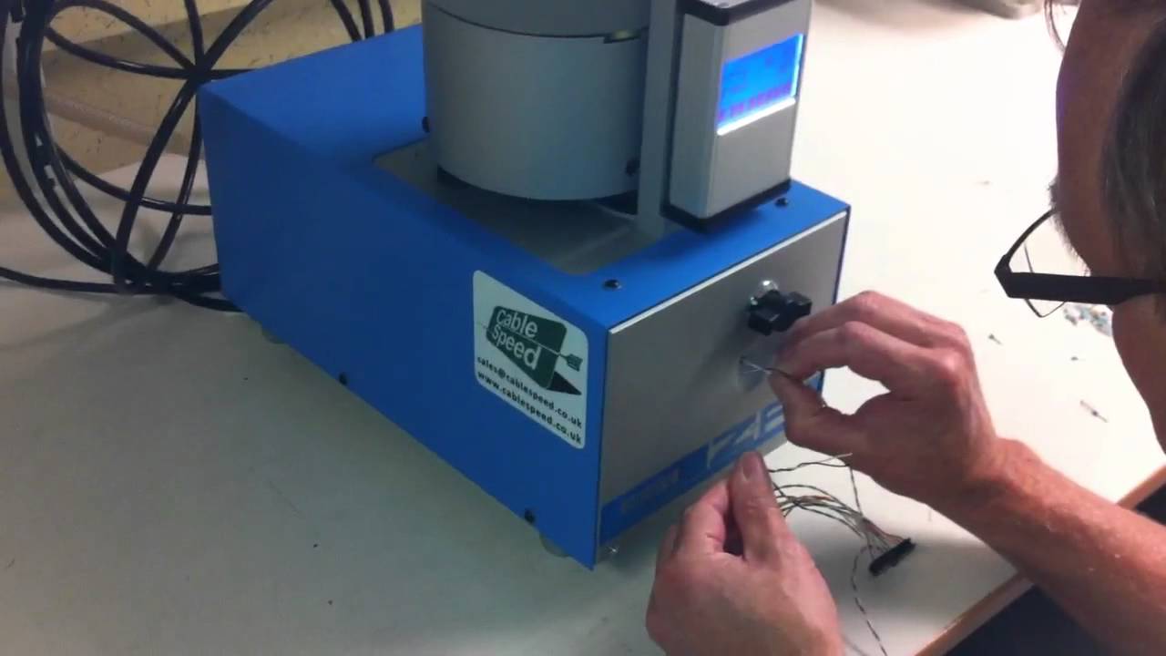 AM02- C bootlace ferruling machine - YouTube