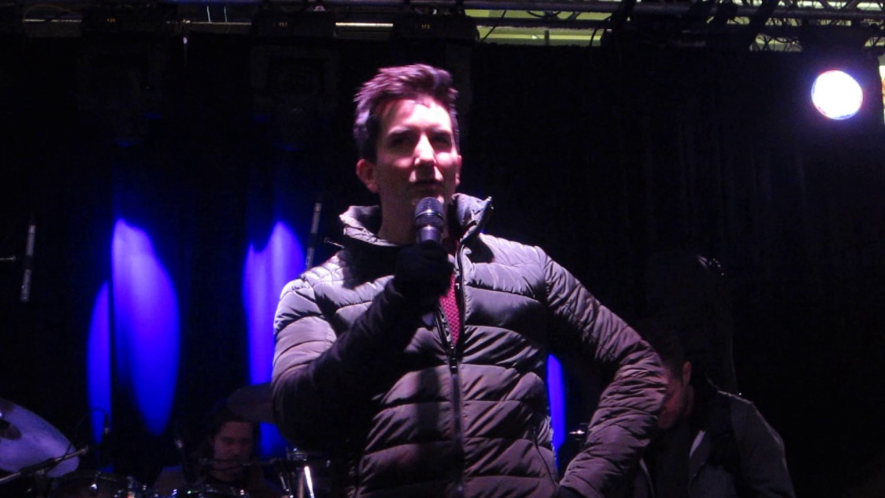 Ross Hull hosting Holiday Magic in Yorkville 2016 - YouTube